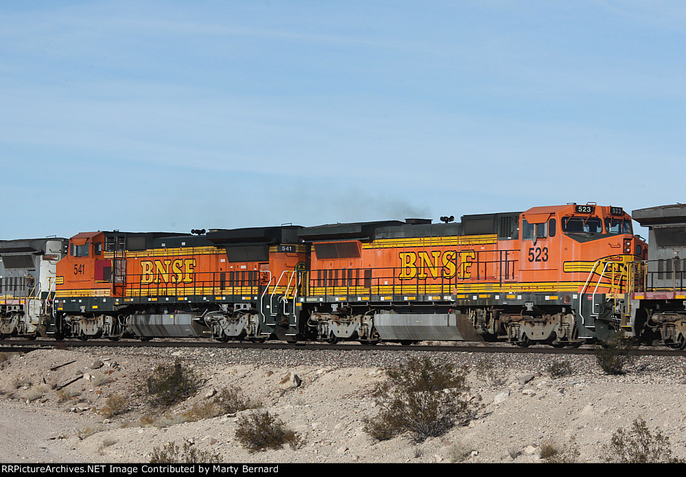 BNSF 523 and 541
